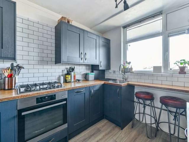 3 Bedroom Maisonette Flat