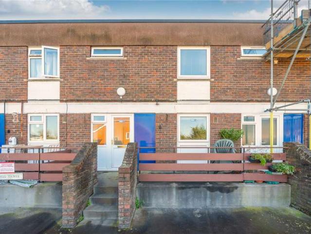 3 Bedroom Maisonette Flat