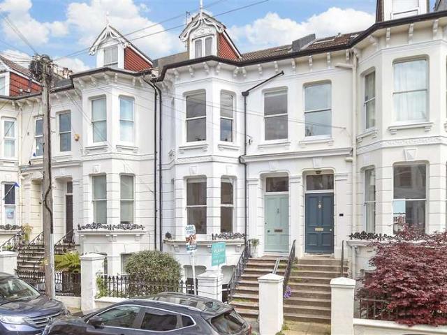 3 Bedroom Maisonette Flat