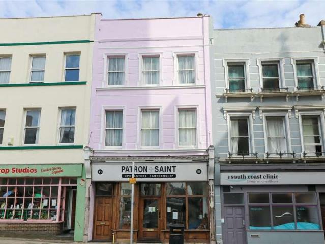 3 Bedroom Maisonette Flat