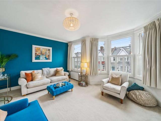 3 Bedroom Maisonette Flat
