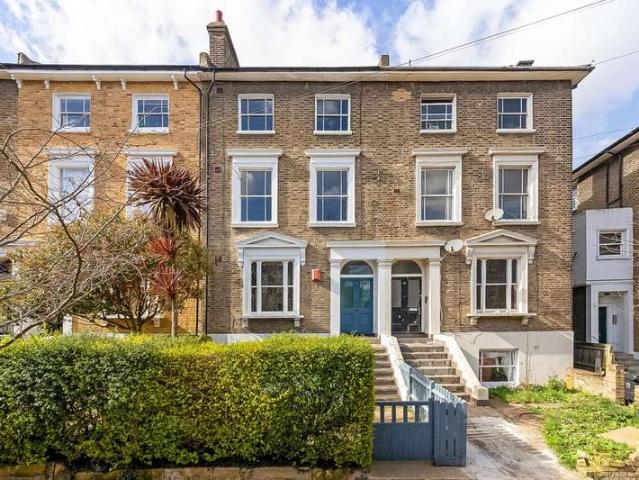 3 Bedroom Maisonette Flat