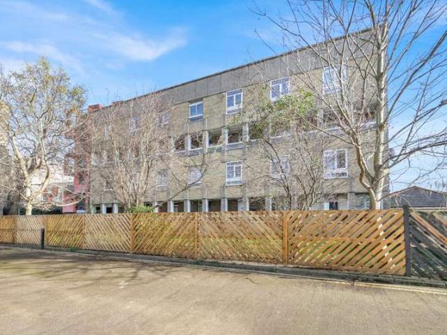 3 Bedroom Maisonette Flat