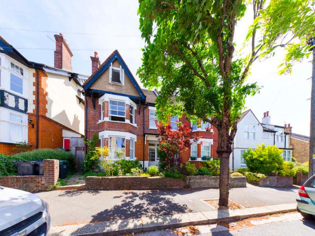 3 Bedroom Maisonette Flat