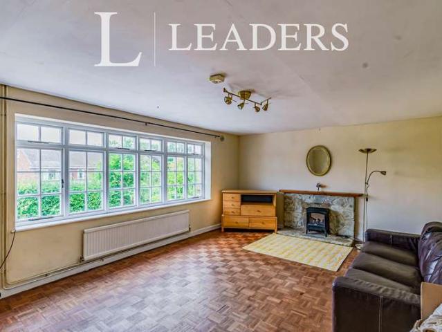 3 Bedroom Maisonette Flat