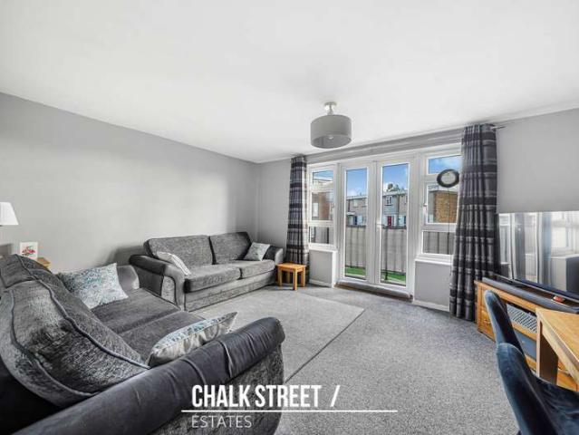 3 Bedroom Maisonette Flat