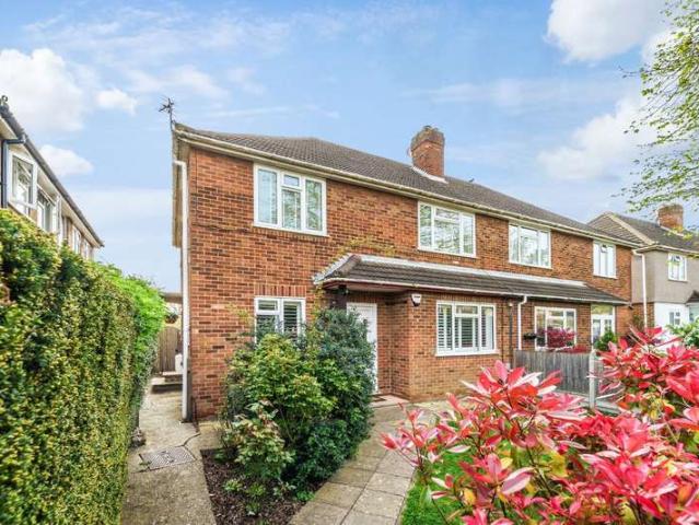 3 Bedroom Maisonette Flat
