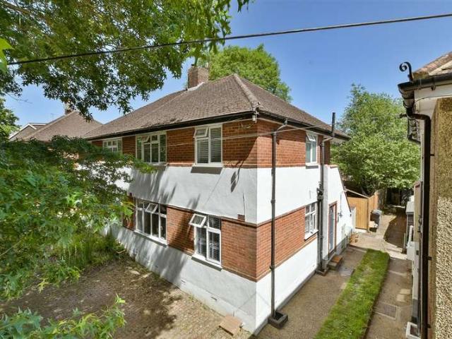 3 Bedroom Maisonette Flat