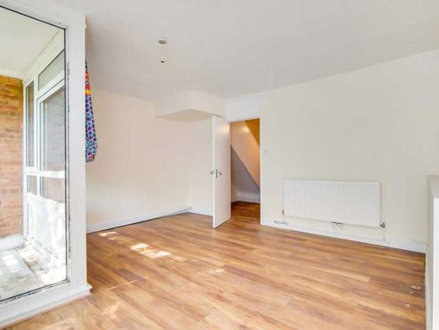 3 Bedroom Maisonette Flat
