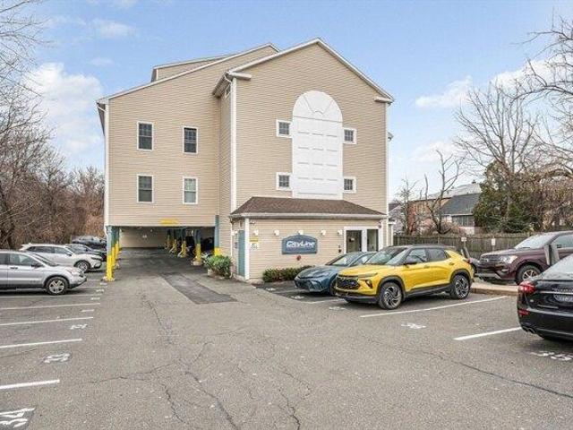 3 bedroom, Malden MA 02148 LS102707987