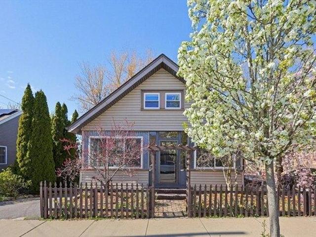 3 bedroom, Malden MA 02148 LS102860464