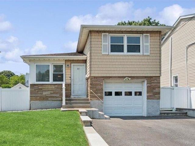 3 bedroom, Malverne NY 11565 104905360
