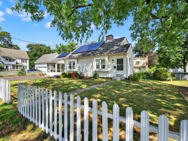 3 bedroom, Manchester CT 06040 102026044