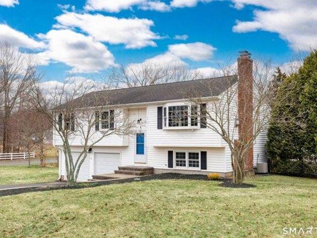3 bedroom, Manchester CT 06040 LS102216176