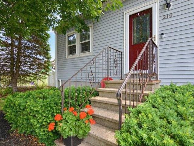3 bedroom, Manchester NH 03104 104445483
