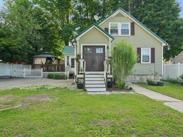 3 bedroom, Manchester NH 03109 104152337