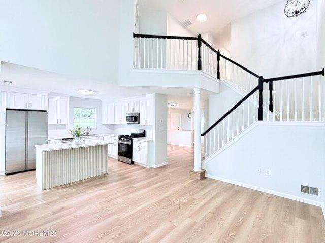 3 bedroom, Manalapan NJ 07726 102799984