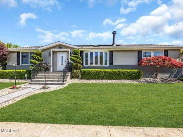 3 bedroom, Manalapan NJ 07726 104830935