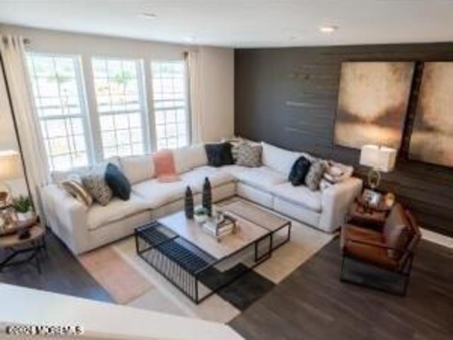 3 bedroom, Manalapan NJ 07726 105123171
