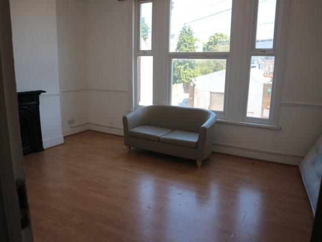 3 bedroom marionette flat to let in leyton