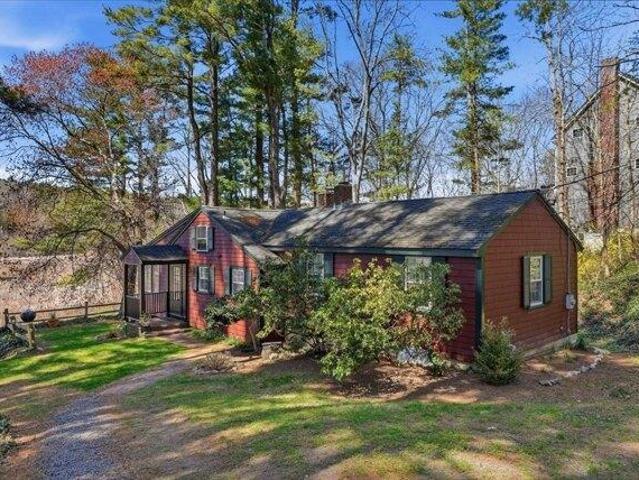 3 bedroom, Marshfield MA 02050 104445558