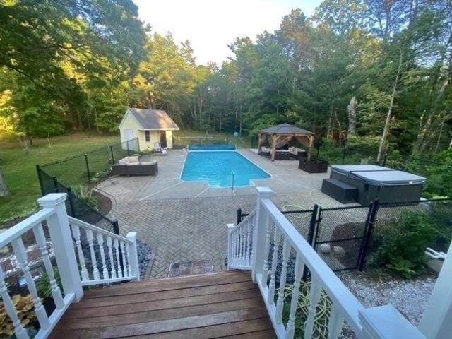3 bedroom, Mashpee MA 02649 104409509