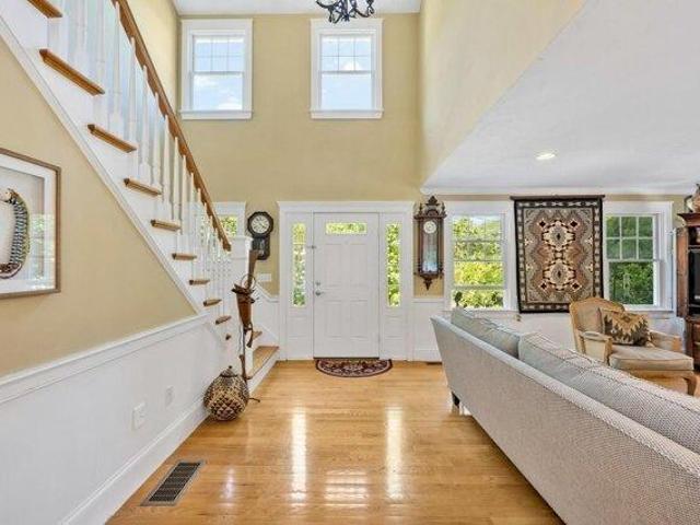 3 bedroom, Mashpee MA 02649 104352686