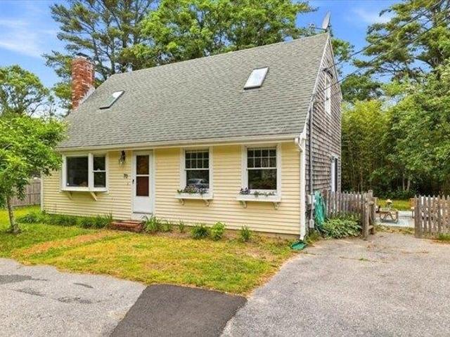 3 bedroom, Mashpee MA 02649 105059202