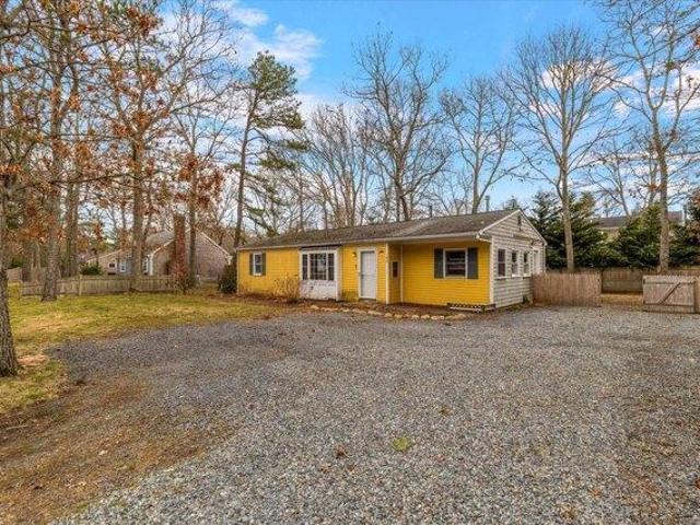 3 bedroom, Mashpee MA 02649 LS103037939