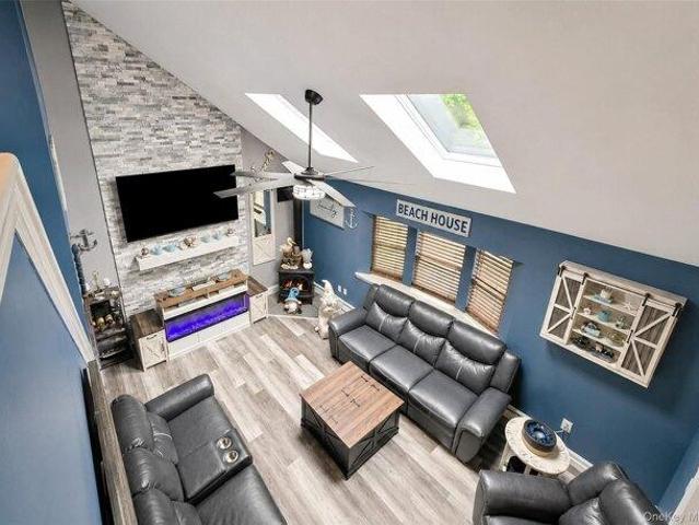 3 bedroom, Mastic NY 11950 104921680