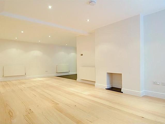 3 bedroom mews to rent