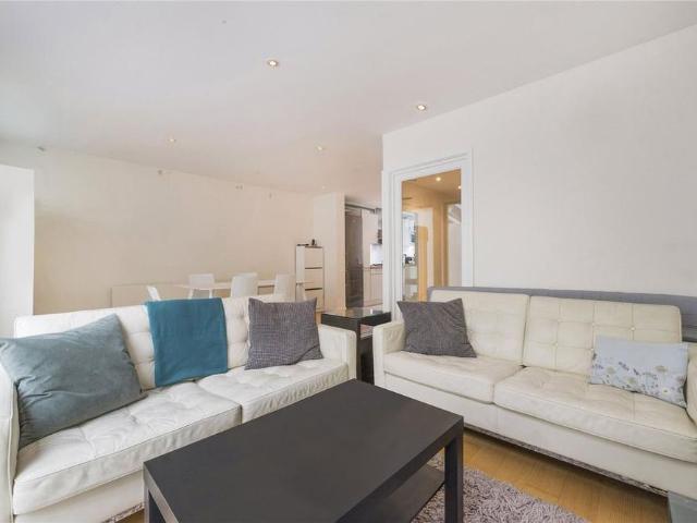3 bedroom mews to rent