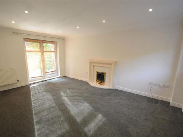 3 bedroom mews to rent