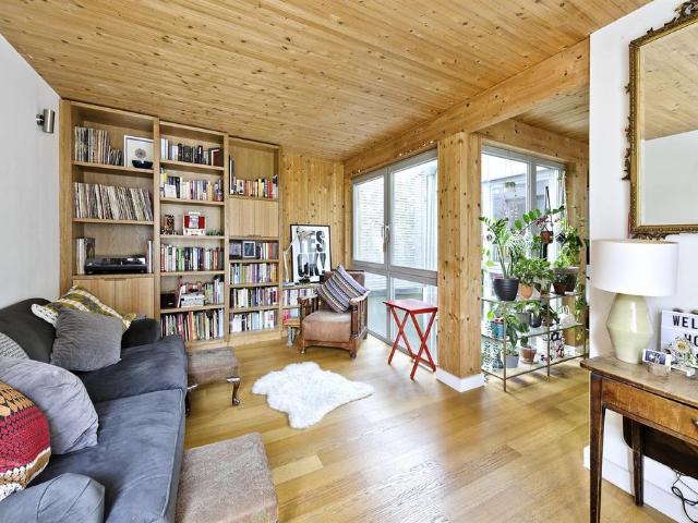 3 bedroom mews to rent