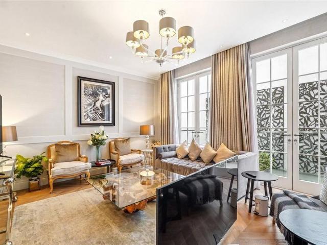 3 bedroom mews to rent