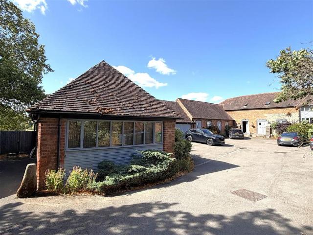 3 bedroom mews to rent
