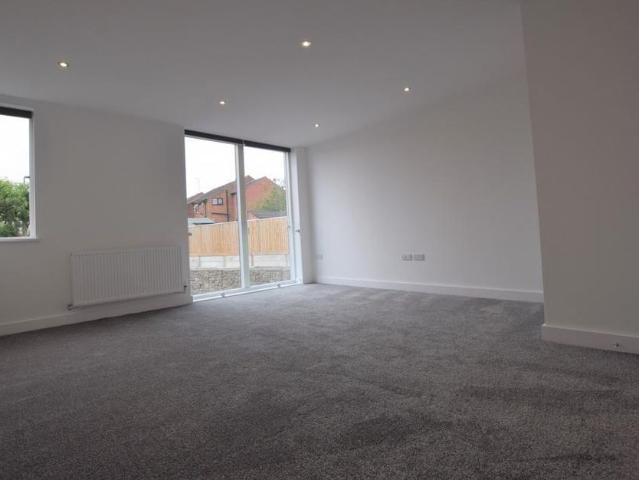 3 bedroom mews to rent
