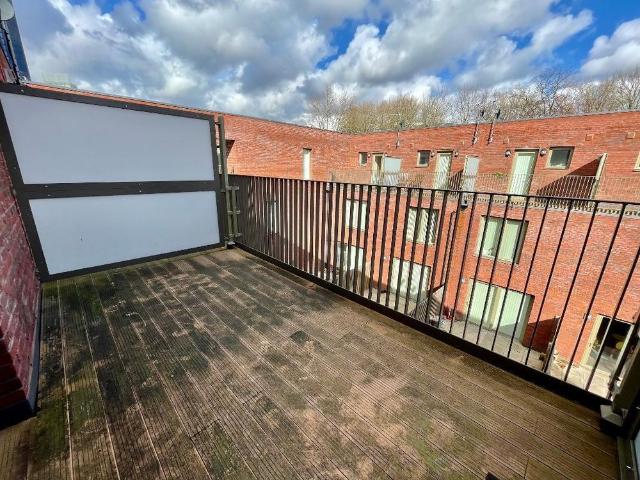 3 bedroom mews to rent