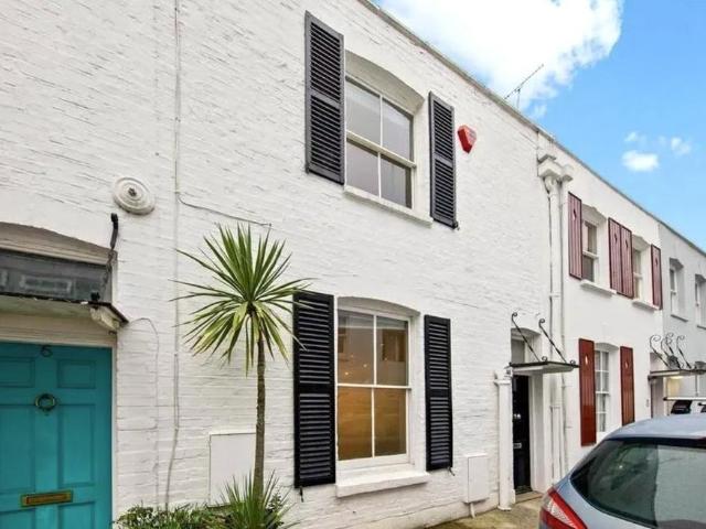 3 bedroom mews to rent