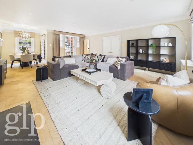 3 bedroom mews to rent