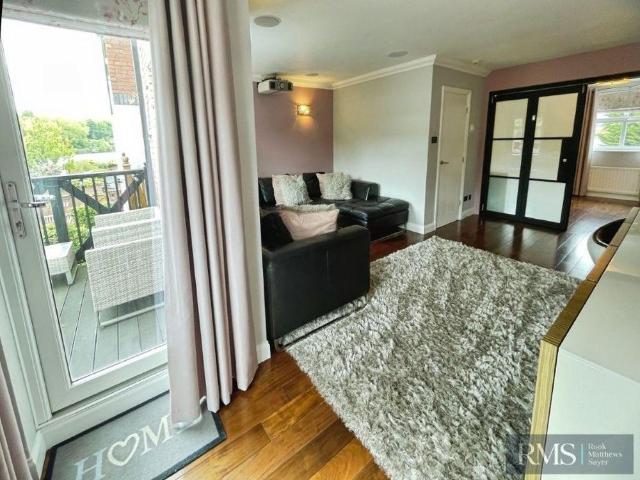 3 bedroom mews to rent