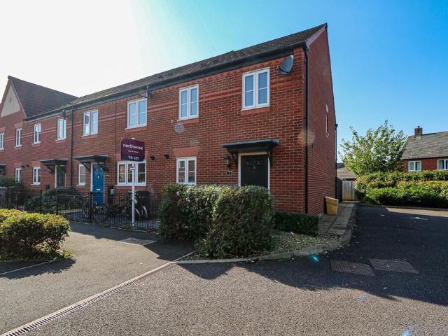 3 bedroom mews to rent