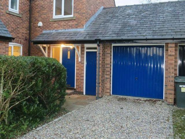 3 bedroom mews to rent