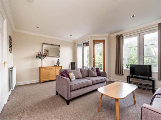 3 bedroom mews to rent