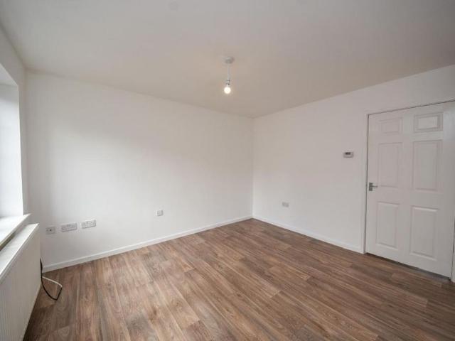 3 bedroom mews to rent