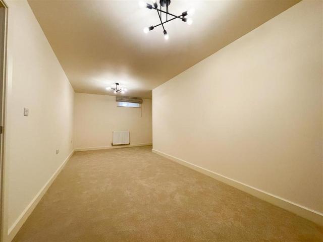 3 bedroom mews to rent