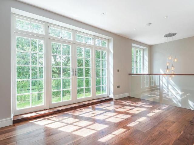 3 bedroom mews to rent
