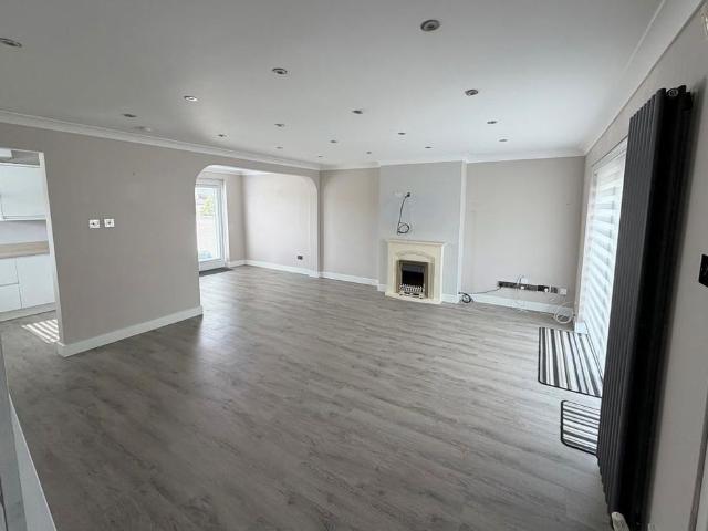 3 bedroom mews to rent