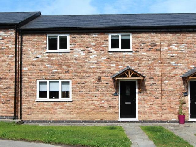 3 bedroom mews to rent
