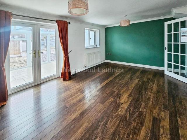 3 bedroom mews to rent